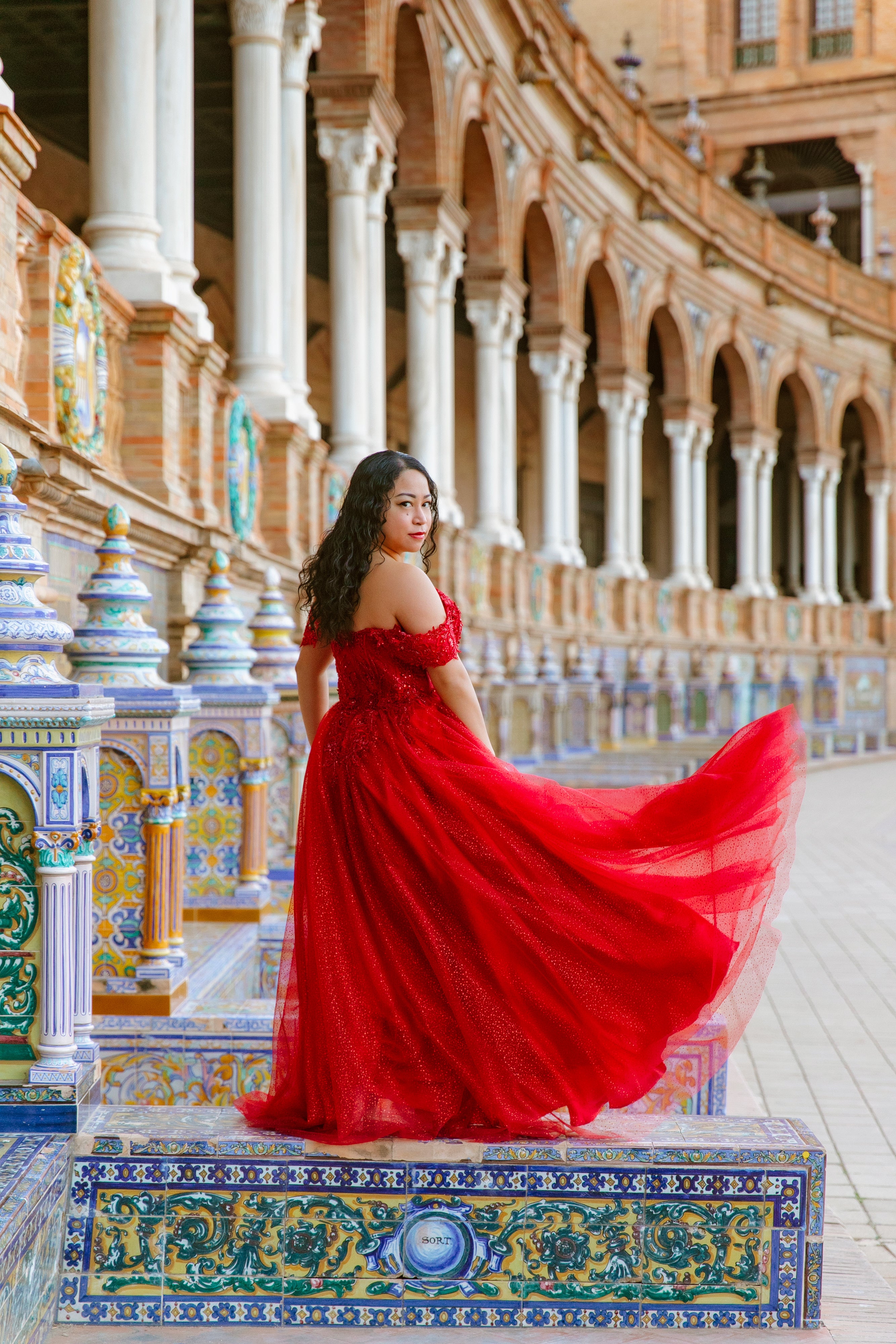 MOST INSTAGRAMMABLE SPOTS IN SEVILLE. PLAZA DE ESPAÑA. PHOTOGRAPHER IN ...